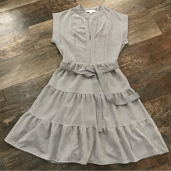 Monteau | Dresses | Monteau Vneck Midi Dress Cap Sleeve Broomstick ...